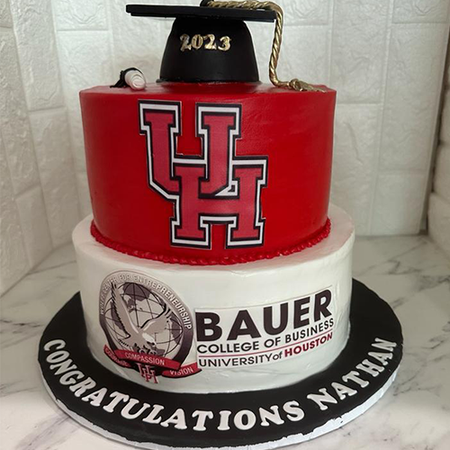 Graduation Cakes Celebrate Achievements | Smallcakes Bakery